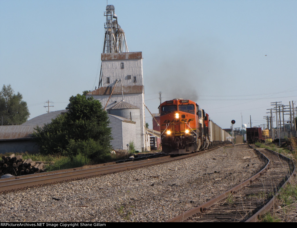 BNSF 6047 Leads a empty SLC coal train.